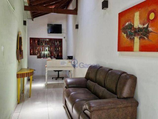 Casa para Aluguel com 8 quartos, 180 m² por R$ 15.000