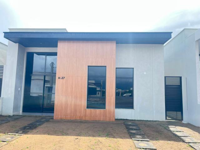 Casa para aluguel em condomínio no SIM