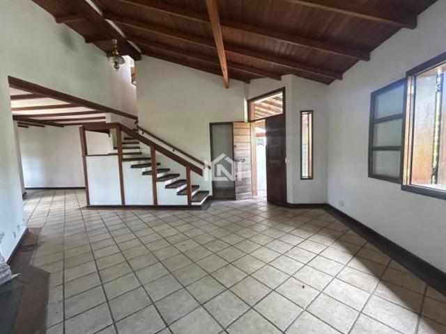 Casa para aluguel na Granja Viana