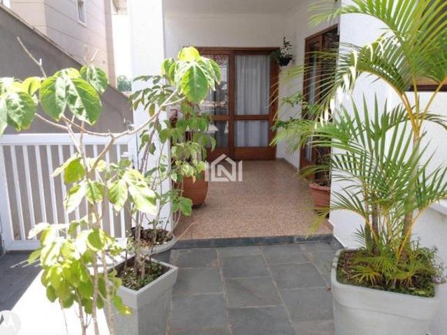 Casa para aluguel na Granja Viana
