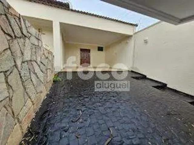 Casa para Aluguel Residencial em Vigilato Pereira, Uberlândia – 200 m², R$6.000/mês