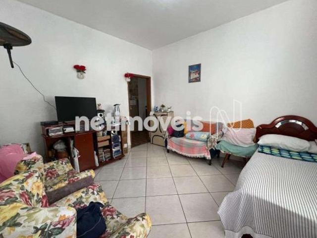 Casa para Investimento no Santa Tereza Com 2 quartos sendo 1 suíte e 4 lojas a