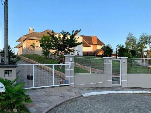 CASA TÉRREA À VENDA COM TERRENO AMPLO