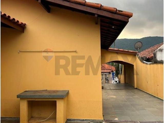 Casa para locação na Alameda Tibiriça, 2 suítes