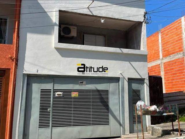 Casa para locação na Vila do Conde, Barueri | 2 dormitórios | Aceita pet | Sem garagem