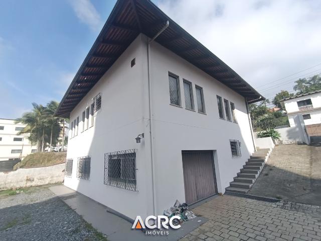 Casa para locação no bairro Salto do Norte |
