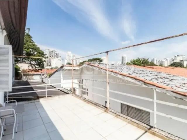 Casa à para Locação no Campo Belo, 220m², 4 quartos 1suíte e 4 vagas