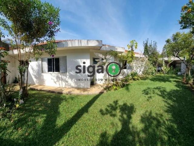 Casa para Locação ou Venda no Alto de Pinheiros com 400m², 4 suites, jardim, 4 vagas, sem mobilia