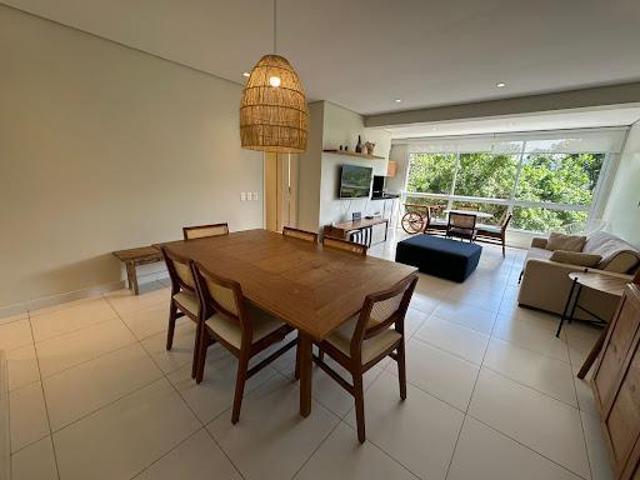 Casa para locação anual e venda no Brisas do Camburizinho | 3 suítes | Condomínio completo
