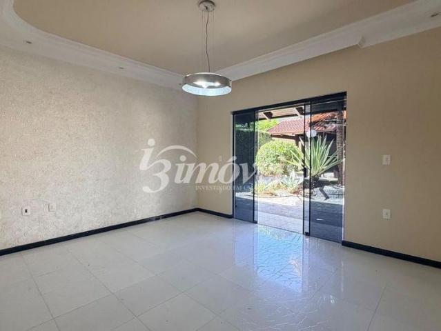 Casa Para Locação Anual Semimobiliada, 3 Quartos Sendo Uma Suíte Com Closet, 3 Vagas de Garagem, B