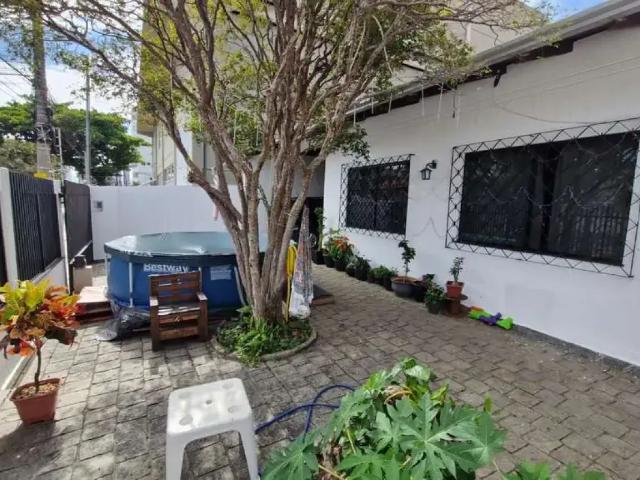 Casa para locação com 4 dormitórios e 3 vagas em Balneário Camboriú