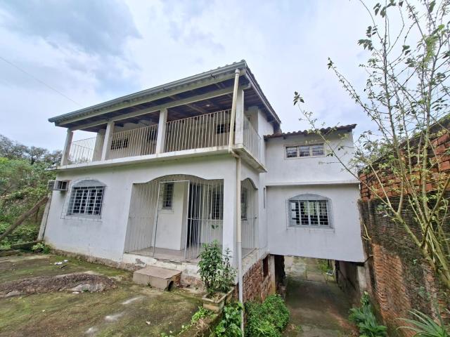 Casa para Locação com 5 Dormitórios e Terreno de 1.314m² na Zona Sul de Porto Alegre