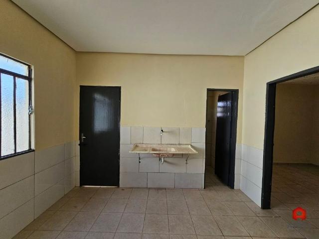 Casa para locação com 70m² localizado no Setor Leste Universitário