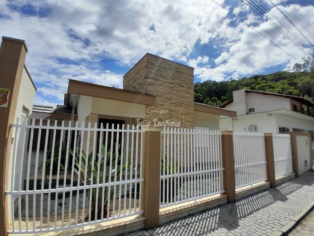 Casa para locação com 04 dormitórios