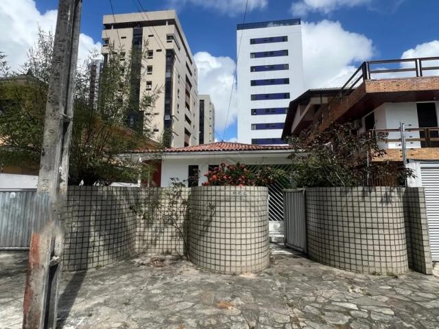 Casa para locação com 3 quartos, 1 suite, 2 vagas em Manaira Joao Pessoa/PB