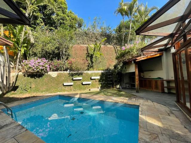 Casa para locação Cond. São Paulo II na Granja Viana