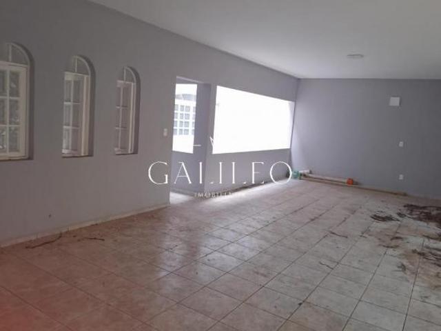 Casa para locação e venda com 4 dormitórios sendo 3 suítes no Jardim da serra em Jundiaí
