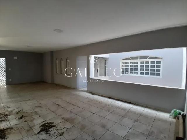 Casa para locação e venda com 4 dormitórios sendo 3 suítes no Jardim da serra em Jundiaí