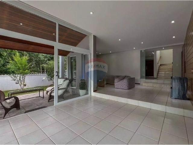 Casa para locação, com 5 suítes, piscina e área gourmet, em 373 m² de área construída Condomínio Villagio Capriccio Louveira/SP