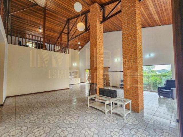 Casa para locação e venda em Interlagos | 5 quartos