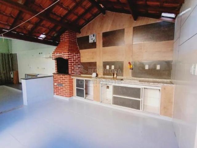 Casa para Locação e Venda No bairro Parque das Amoras