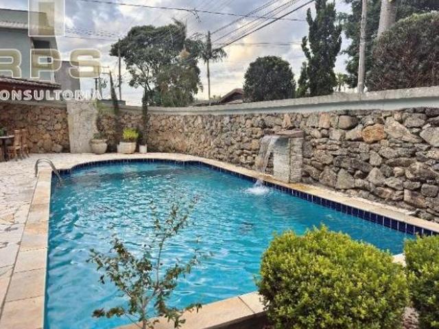 Casa para venda na Vila Petrópolis em Atibaia, 3 quartos sendo 1 suíte, escritório, área de lazer co