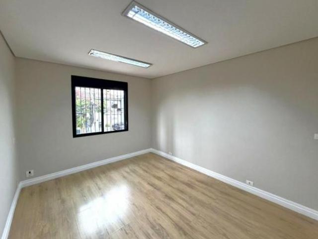 Casa para locação em Campo Belo com 3 quartos, sendo 1 suíte, 229m²