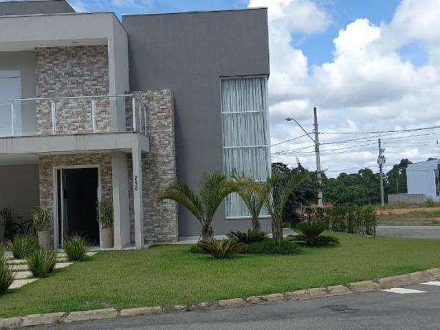Casa para Locação em Condomínio