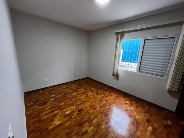 Casa para Locação em Jundiaí, Anhangabaú, 3 dormitórios, 1 suíte, 2 banheiros, 2 vagas