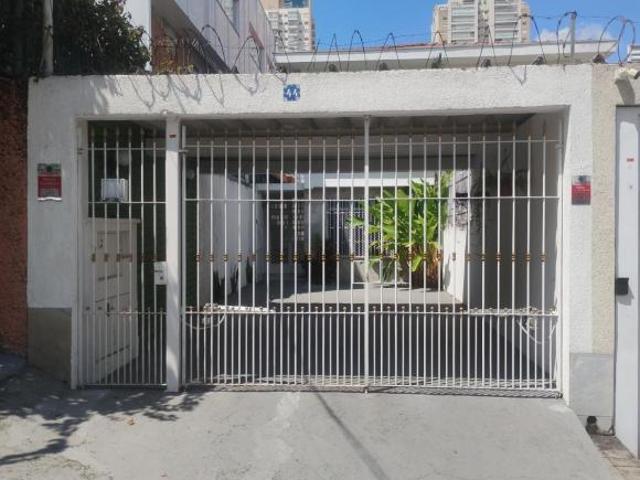Casa para locação em Jardim Brasil Zona Sul com 3 quartos, sendo 1 suíte, 250m²