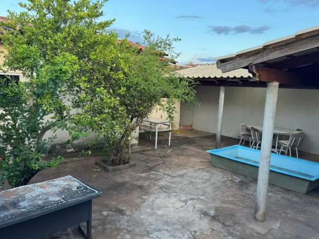 Casa para Locação em Uberlândia, Carajás, 3 dormitórios, 1 suíte, 2 banheiros, 6 vagas