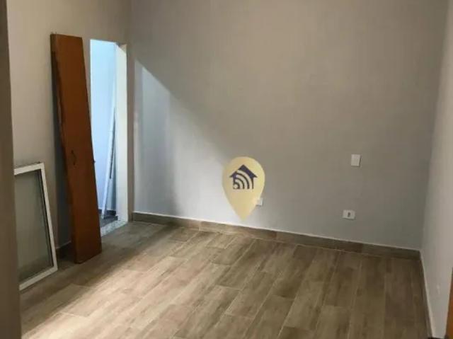 Casa para locação parte térrea