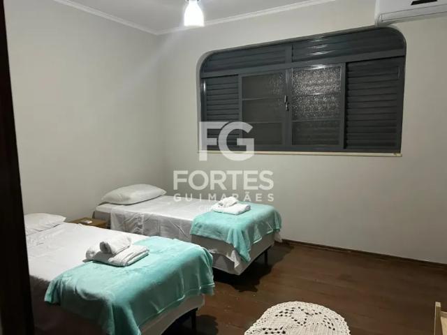 Casa Para Locação, 05 Quartos Sendo 04 Suítes, Varanda Gourmet, Piscina, 273 m², Ribeirânia
