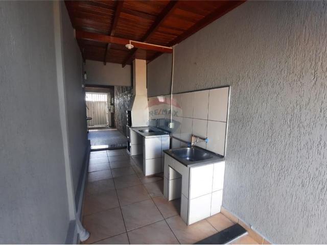 Casa para locação 178m² com 3 quartos sendo 1 suíte no Geraldo de Carvalho