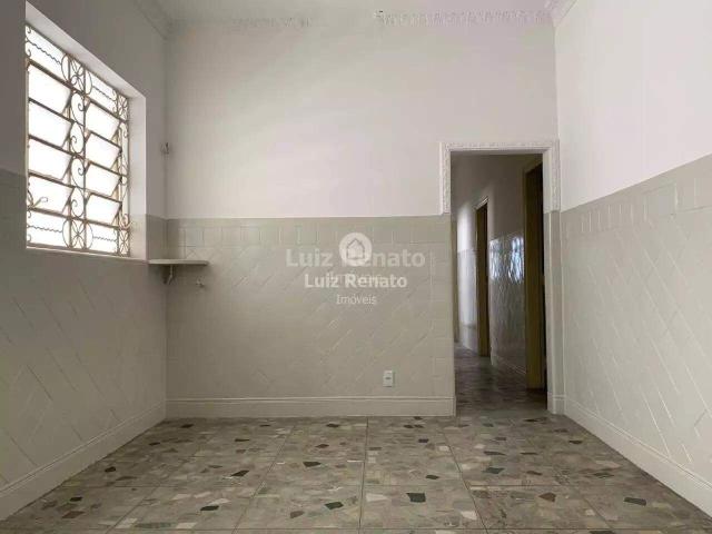 Casa para locação, 4 quartos com 2 suítes, 485 m² no Prado