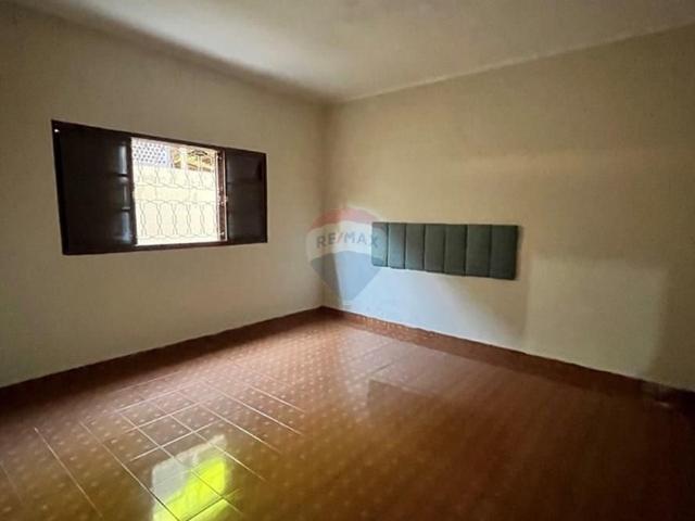 CASA PARA LOCACAO NO VILA CRISTINA COM 4 QUARTOS