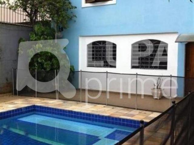Casa para renda 5 dormitórios 6 vagas a venda Vila Amália