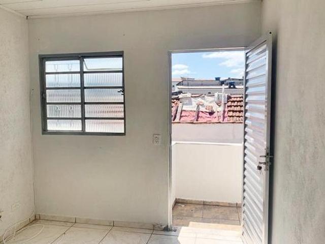 Casa para renda à venda no Bairro da Vila Zat na Praça Vinte e Cinco de Novembro