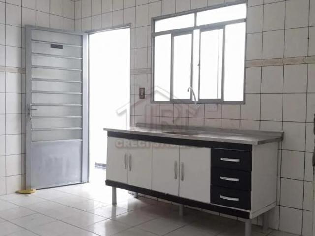 Casa para renda em ótima localização no Jardim Zaira em Mauá. Fácil acesso para Avenida Principal