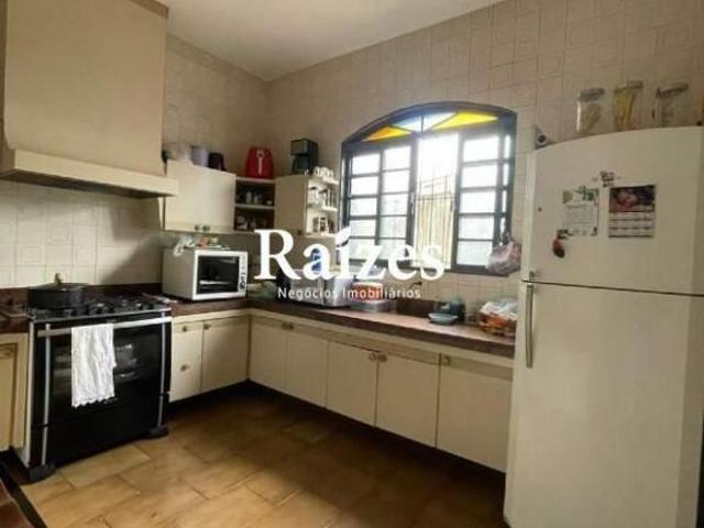 Casa para uso residencial ou comercial no Lídice