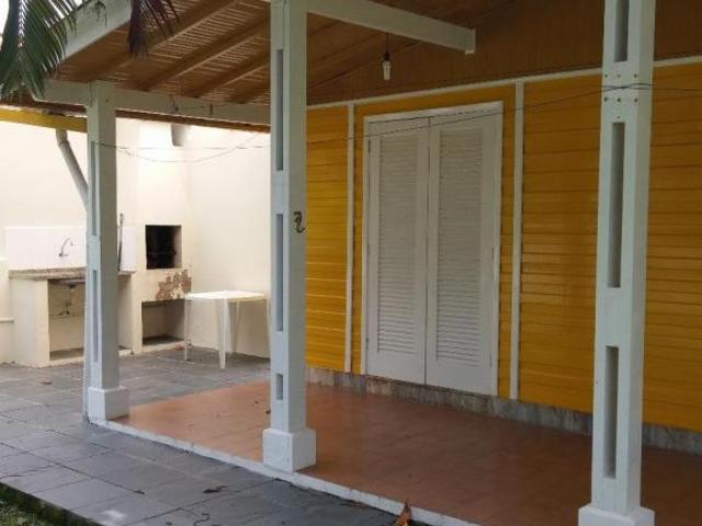 Casa para Venda, 3 dormitórios, 2 banheiros, 1 suíte, 5 vagas, mobiliado, área construída 180,00 m2