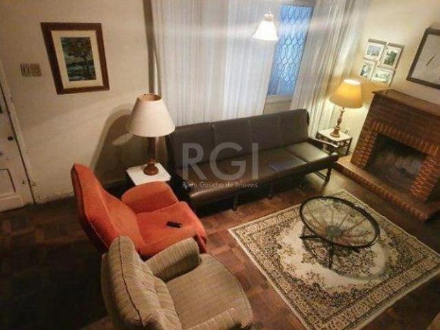 Casa para Venda 3 dormitórios, 2 vagas Petrópolis
