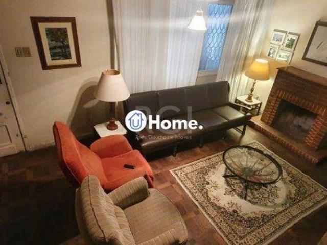 Casa para Venda 3 dormitórios, 2 vagas Petrópolis