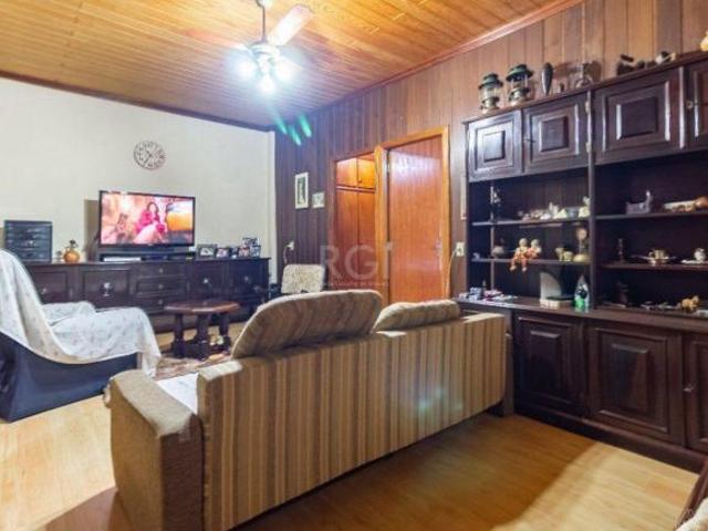 Casa para Venda 110m², 2 dormitórios, 4 vagas Mont Serrat