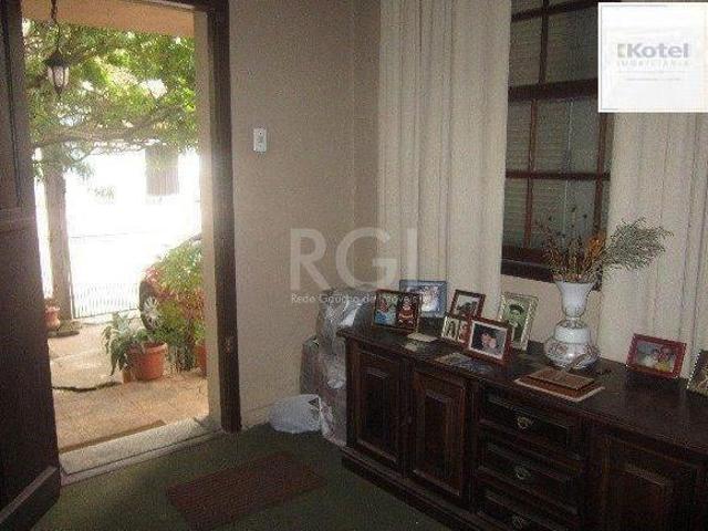 Casa para Venda 137m², 1 dormitório, sendo 1 suites, 4 vagas Floresta