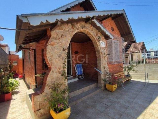 Casa para Venda 142.8m², 4 dormitórios, 5 vagas Teresópolis