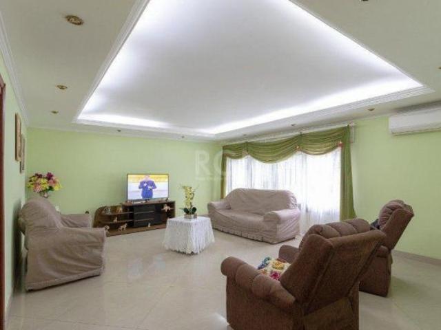 Casa para Venda 160m², 3 dormitórios, sendo 2 suites, 3 vagas Cristal