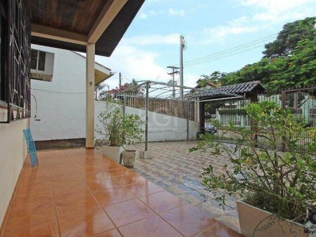 Casa para Venda 177.58m², 3 dormitórios, sendo 1 suites, 4 vagas Guarujá