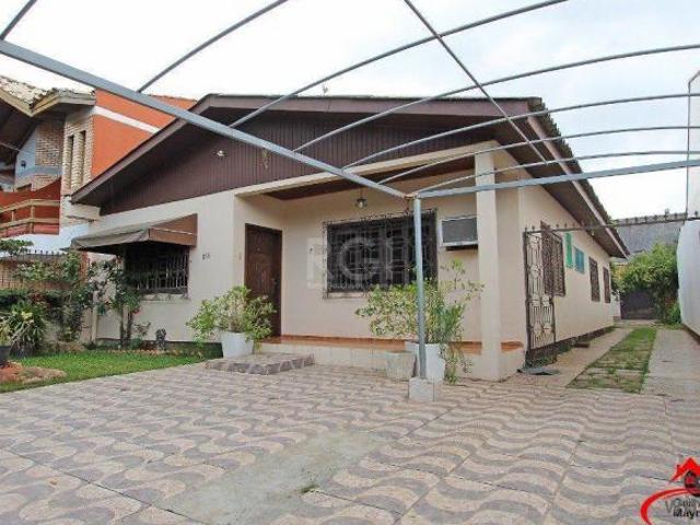 Casa para Venda 177.58m², 3 dormitórios, sendo 1 suites, 4 vagas Guarujá