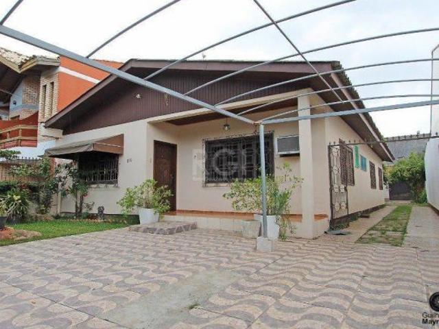 Casa para Venda 177.58m², 3 dormitórios, sendo 1 suites, 4 vagas Guarujá